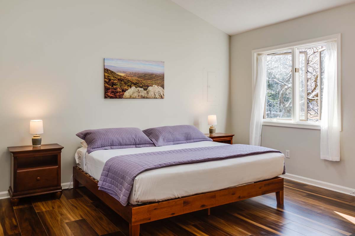 Love Ridge Mountain Lodging - Blue Ridge Parkway