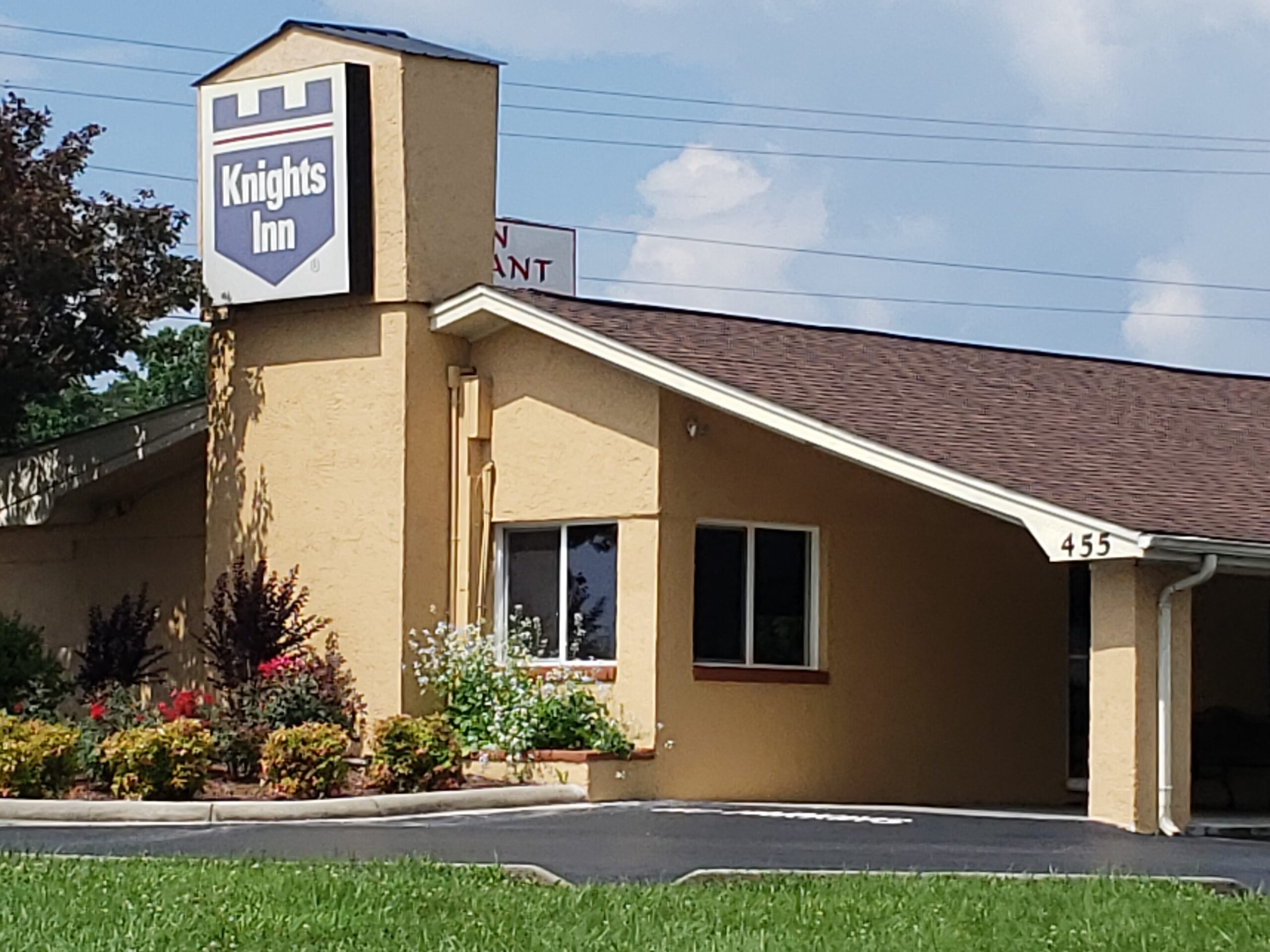Knights Inn Mt Airy - Blue Ridge Parkway